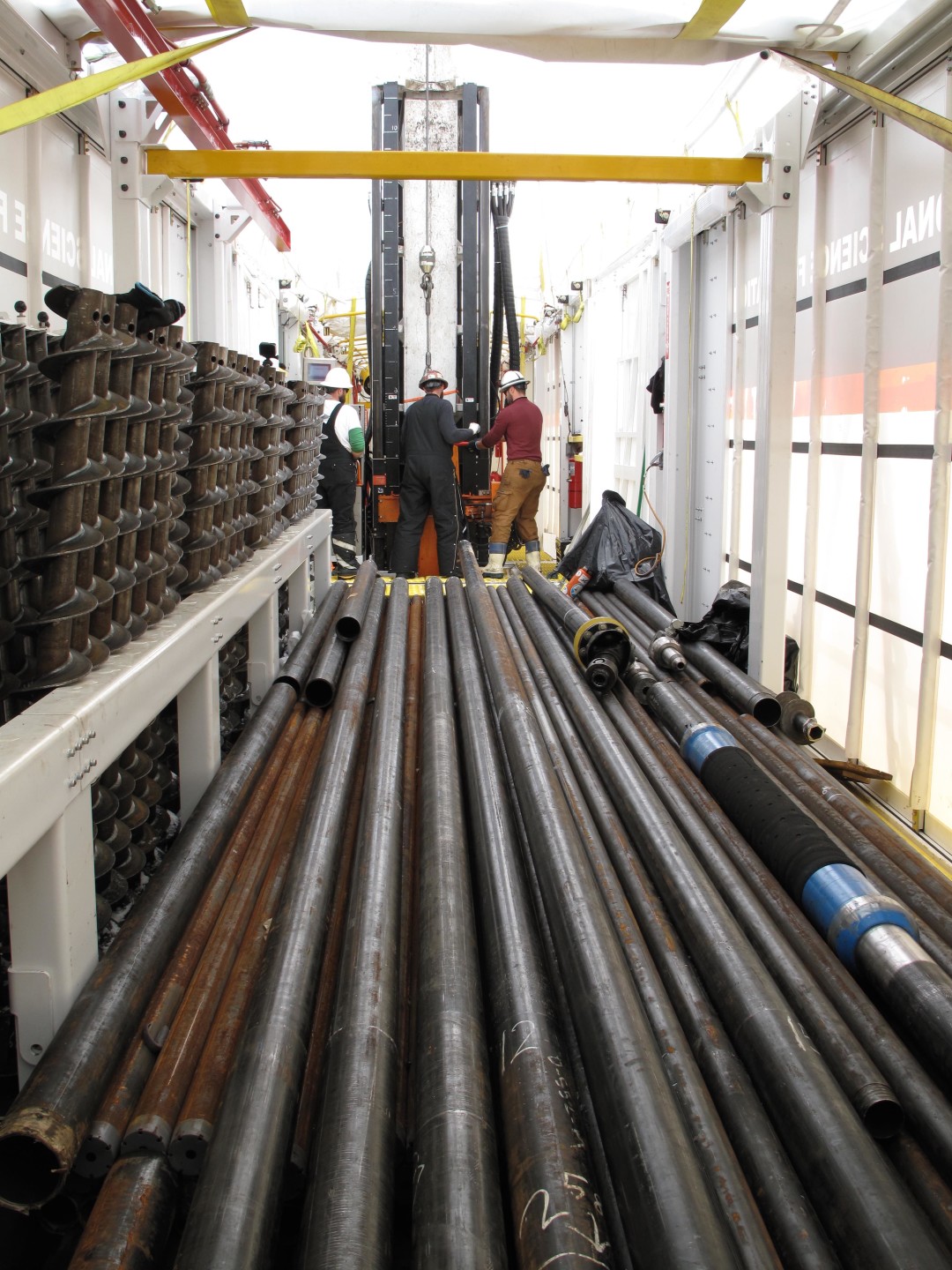 HOLDING PRESSURE - Rapid Access Ice Drill